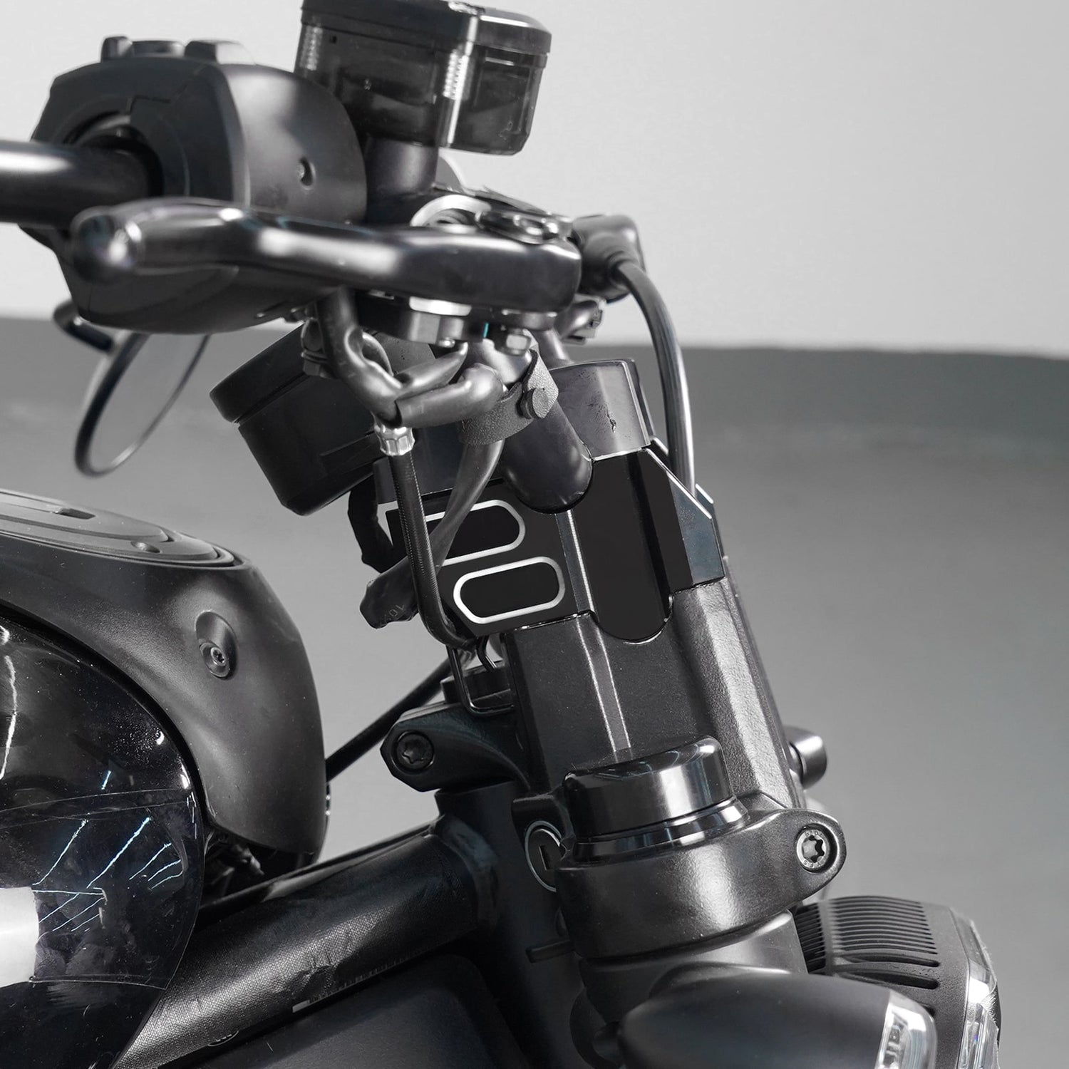 Harley Sportster S 1250 Handlebar Risers & Phone Holder Kit