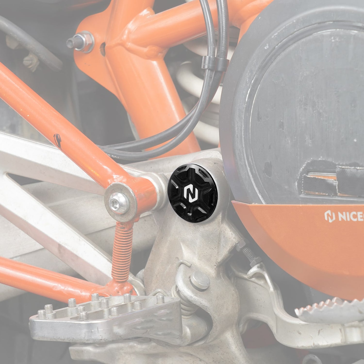 KTM 690 ENDURO SMC R Swingarm Pivot Hole Plugs Covers 2008–2025