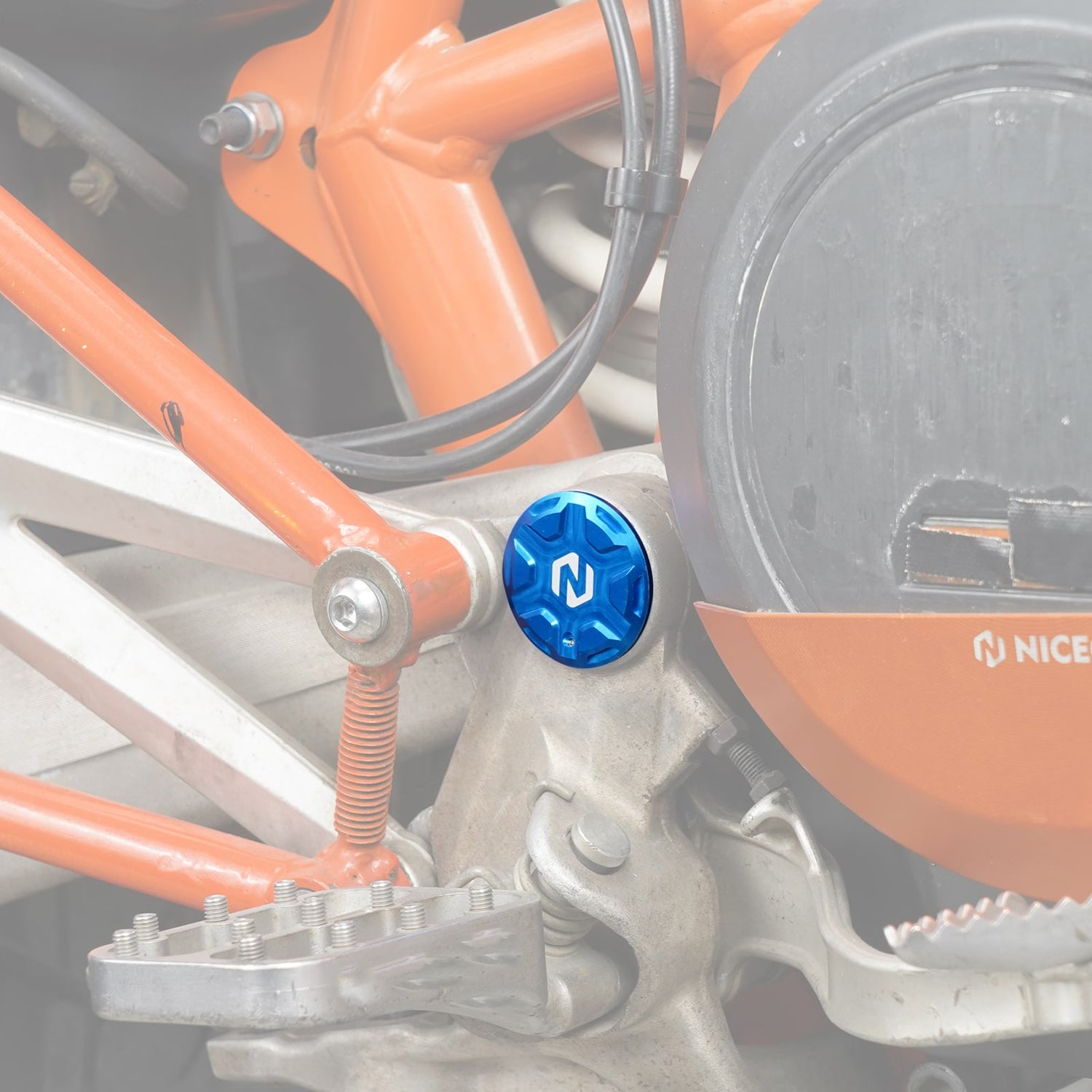 KTM 690 ENDURO SMC R Swingarm Pivot Hole Plugs Covers 2008–2025